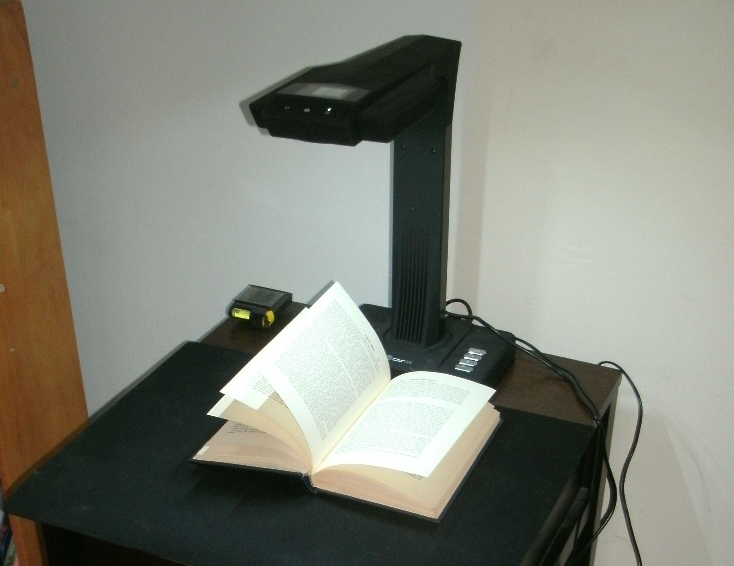 Review: The Czur ET Series book scanner is much better than doing it ...